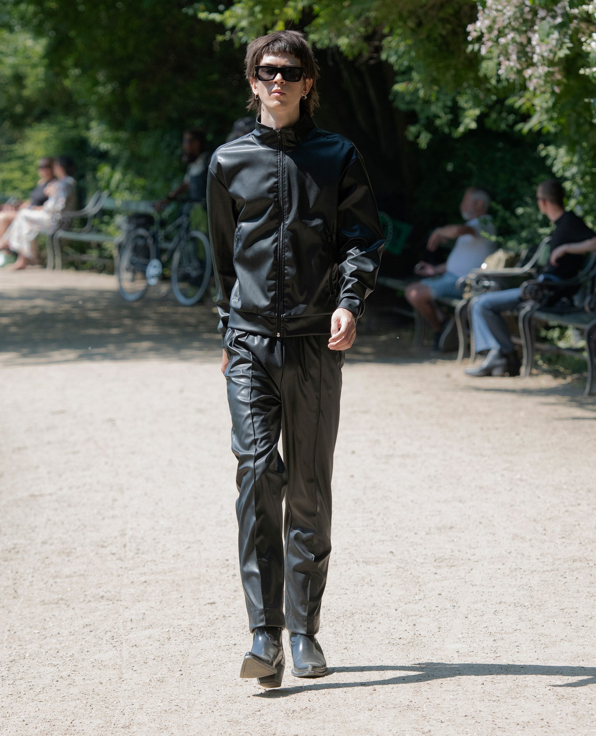 SS22. RUNWAY. – Sunflower